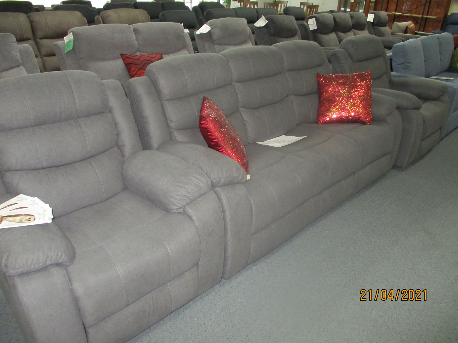 Lounge Chairs and Recliners - Felix Reitano Furniture