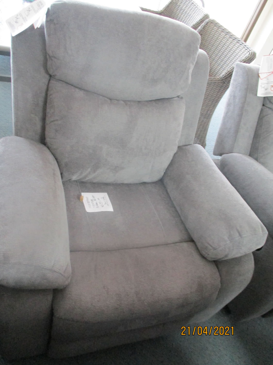 Lounge Chairs and Recliners - Felix Reitano Furniture